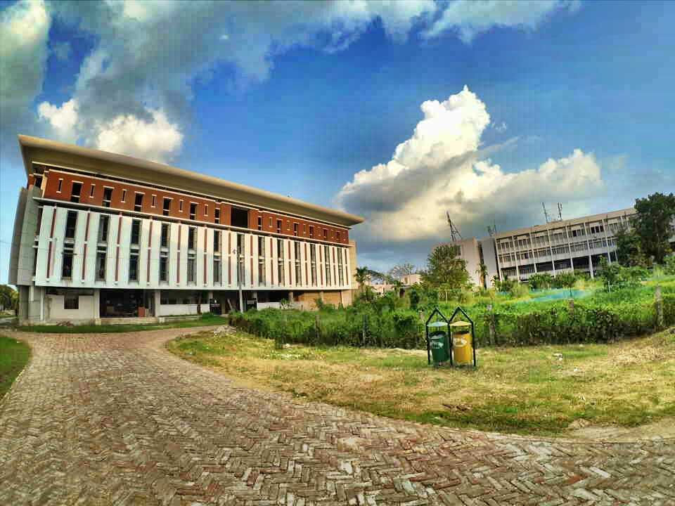 খুলনা বিশ্ববিদ্যালয় এ ভর্তি হবার ৮টি কারণ (2025)